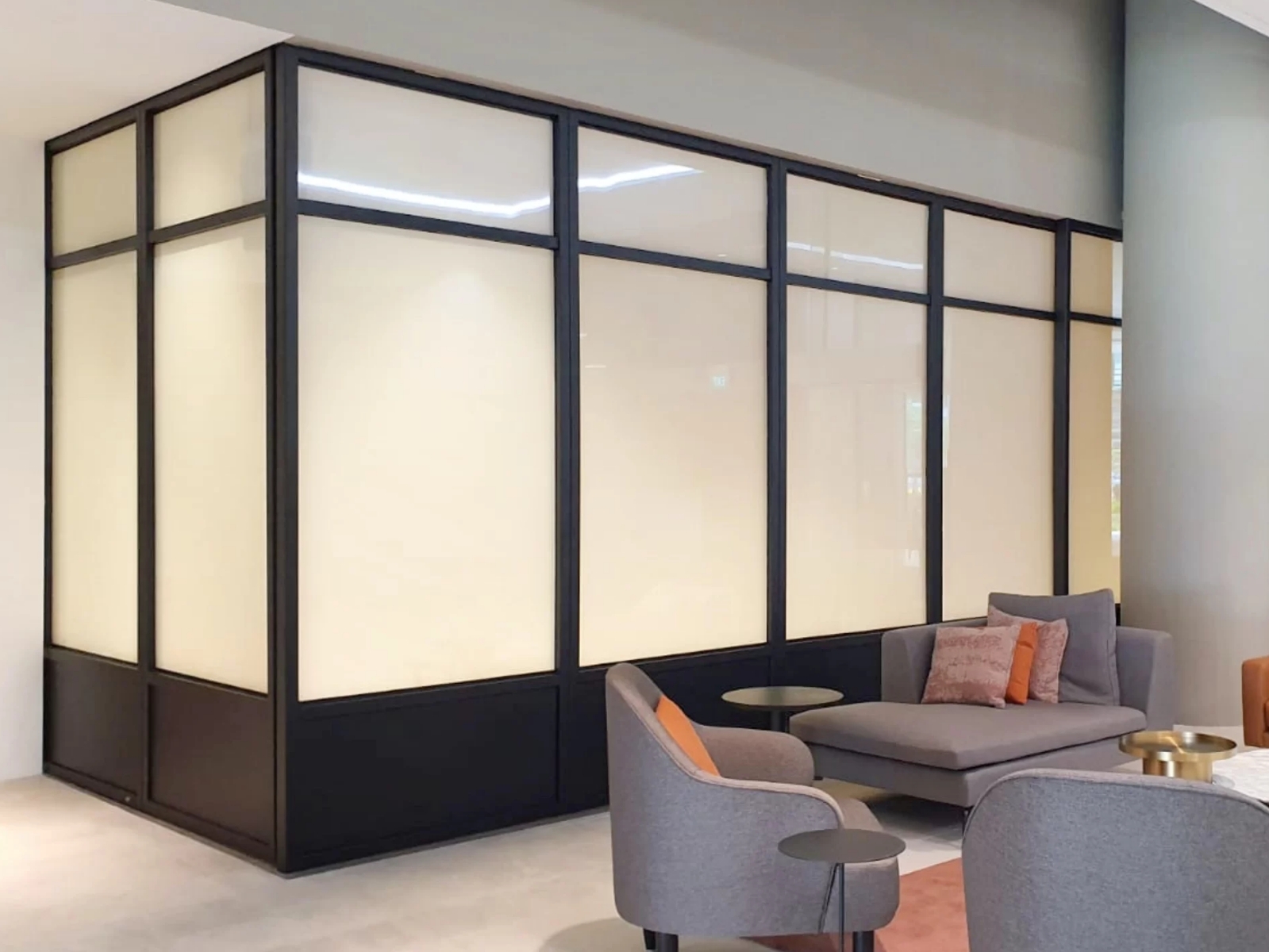 Magic Glass: Switchable Glass for Modern Commercial Spaces